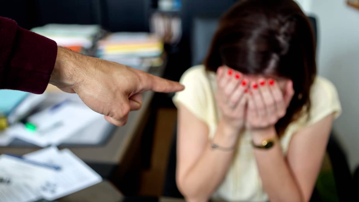 Bossing: Das kannst du tun, wenn Vorgesetzte dich mobben | Beobachter