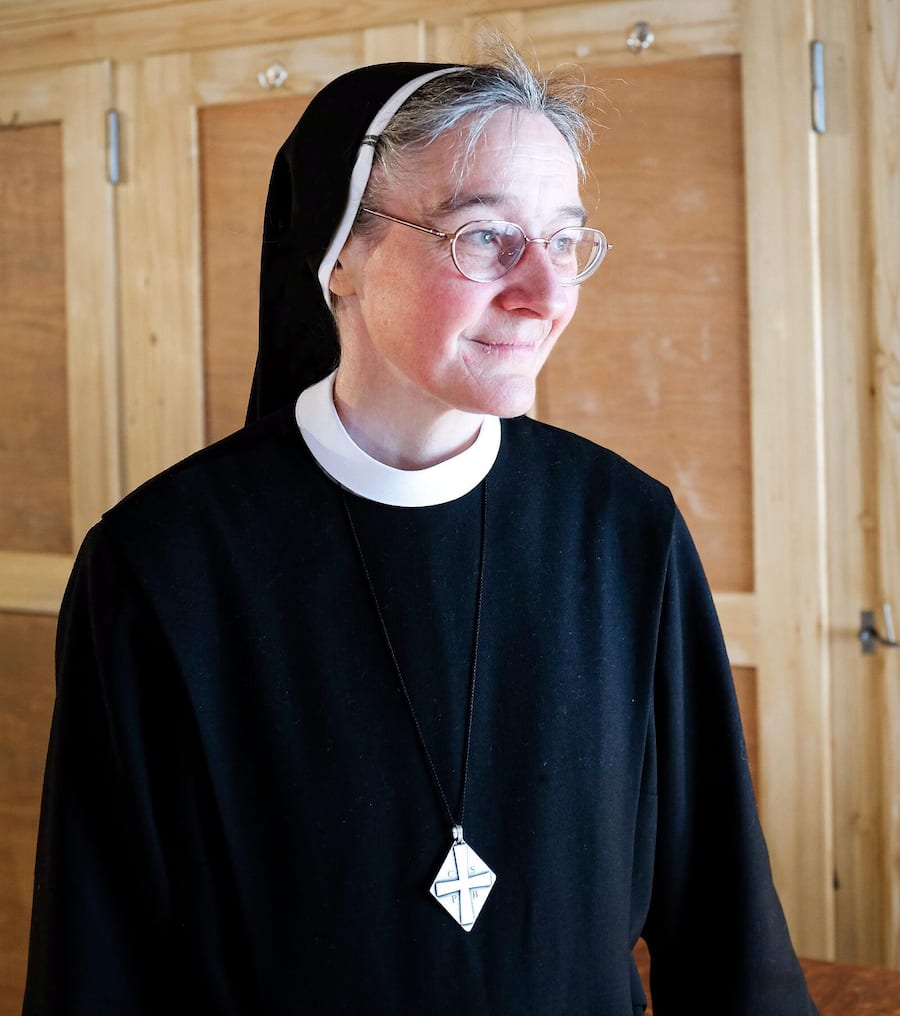 Skriptorium im Kloster Einsiedeln: Mit Wallnusstinte schreiben wie im ...